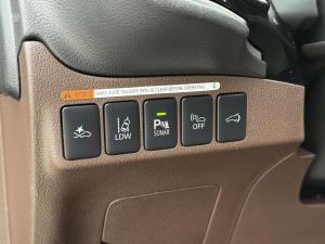 Black Mitsubishi Outlander 2015 in Marijampole, with an engine capacity of 2.00 L and mileage of 233 thousand km for 9800 €, photo 11 on AUTOMOTO.COM.LV