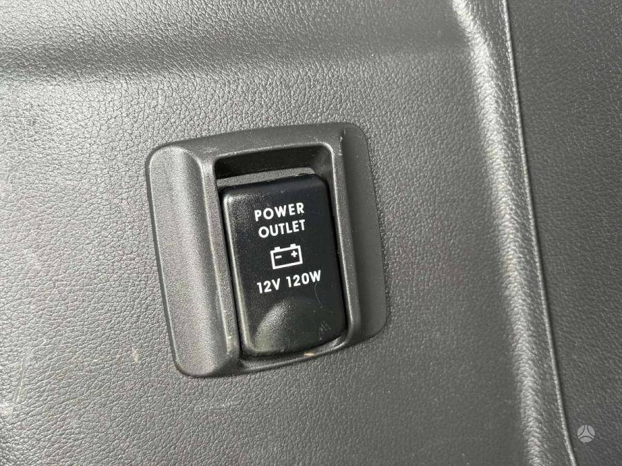 Black Mitsubishi Outlander 2015 in Marijampole, with an engine capacity of 2.00 L and mileage of 233 thousand km for 9800 €, photo 21 on AUTOMOTO.COM.LV
