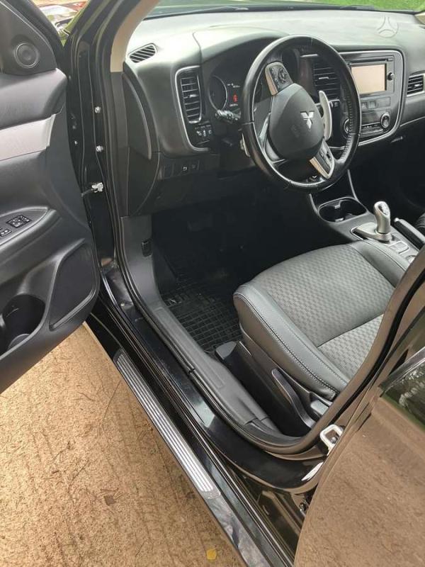 Melns Mitsubishi Outlander 2015 Šauļi, ar dzinēja tilpumu 2.00 L un nobraukumu 256 tūkst. km par 8450 €, foto 9 vietnē AUTOMOTO.COM.LV