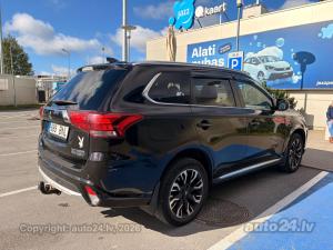 Melns Mitsubishi Outlander 2015 Mardu, ar dzinēja tilpumu 2.00 L un nobraukumu 319 tūkst. km par 9850 €, foto 4 vietnē AUTOMOTO.COM.LV