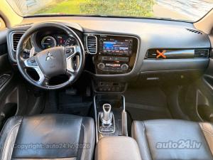 Melns Mitsubishi Outlander 2015 Mardu, ar dzinēja tilpumu 2.00 L un nobraukumu 319 tūkst. km par 9850 €, foto 29 vietnē AUTOMOTO.COM.LV