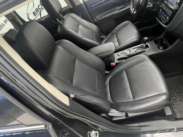 Black Mitsubishi Outlander 2016 in Vilnius, with an engine capacity of 2.00 L and mileage of 84 thousand km for 14950 €, photo 6 on AUTOMOTO.COM.LV
