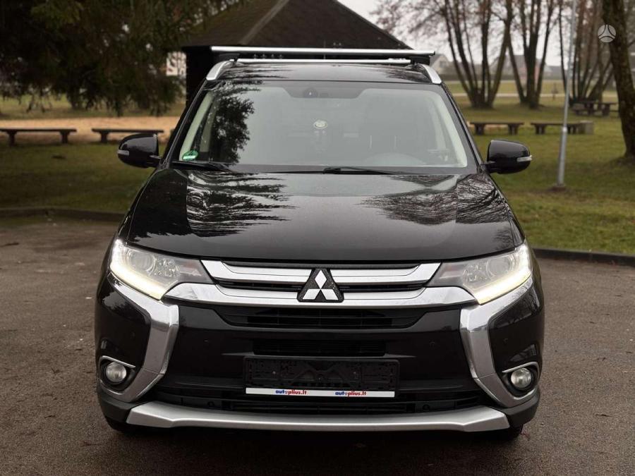 Melns Mitsubishi Outlander 2016 Raseiniai, ar dzinēja tilpumu 2.20 L un nobraukumu 220 tūkst. km par 9900 €, foto 3 vietnē AUTOMOTO.COM.LV