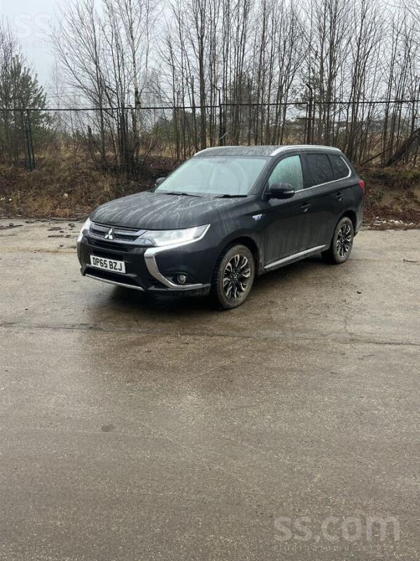 Melns Mitsubishi Outlander 2016 Rēzekne, ar dzinēja tilpumu 2.00 L un nobraukumu 174 tūkst. km par 5500 €, foto 1 vietnē AUTOMOTO.COM.LV