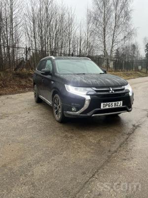 Melns Mitsubishi Outlander 2016 Rēzekne, ar dzinēja tilpumu 2.00 L un nobraukumu 174 tūkst. km par 5500 €, foto 2 vietnē AUTOMOTO.COM.LV