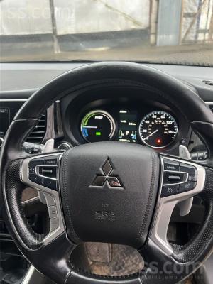Melns Mitsubishi Outlander 2016 Rēzekne, ar dzinēja tilpumu 2.00 L un nobraukumu 174 tūkst. km par 5500 €, foto 4 vietnē AUTOMOTO.COM.LV