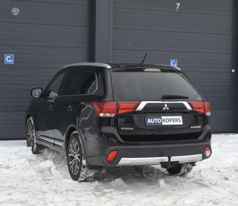 Melns Mitsubishi Outlander 2016 Kauņa, ar dzinēja tilpumu 2.30 L un nobraukumu 218 tūkst. km par 10900 €, foto 4 vietnē AUTOMOTO.COM.LV