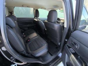 Black Mitsubishi Outlander 2016 in Marijampole, with an engine capacity of 2.00 L and mileage of 298 thousand km for 8850 €, photo 13 on AUTOMOTO.COM.LV