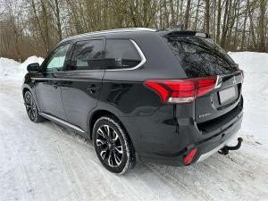 Черный Мицубиси Аутлендер 2016 в Паневежис, объемом двигателя 2.00 л и пробегом 241 тыс. км за 9950 €, фото 3 на AUTOMOTO.COM.LV