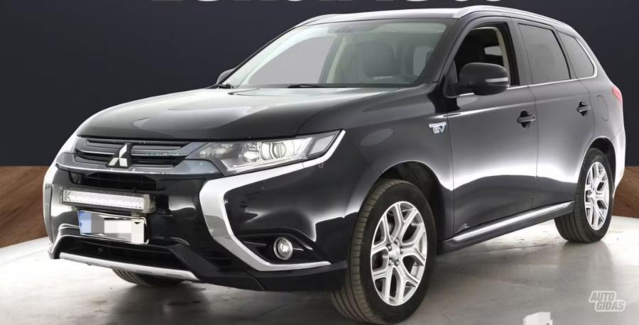 Melns Mitsubishi Outlander 2016 Kauņa, ar dzinēja tilpumu 2.00 L un nobraukumu 240 tūkst. km par 9300 €, foto 1 vietnē AUTOMOTO.COM.LV