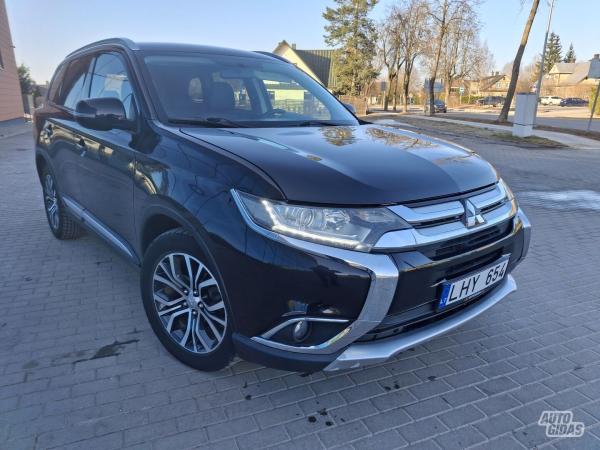 Black Mitsubishi Outlander 2016 in Utena, with an engine capacity of 2.40 L and mileage of 137 thousand km for 9500 €, photo 2 on AUTOMOTO.COM.LV