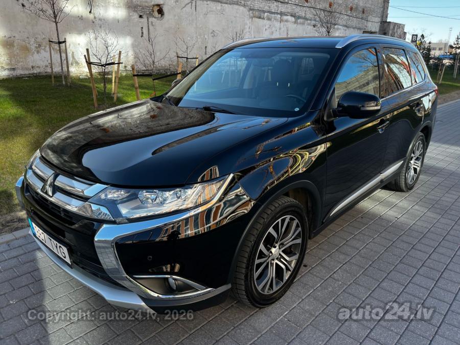 Black Mitsubishi Outlander 2016 in Tallinn, with an engine capacity of 2.00 L and mileage of 94 thousand km for 17999 €, photo 3 on AUTOMOTO.COM.LV