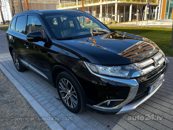 Black Mitsubishi Outlander 2016 in Tallinn, with an engine capacity of 2.00 L and mileage of 94 thousand km for 17999 €, photo 3 on AUTOMOTO.COM.LV