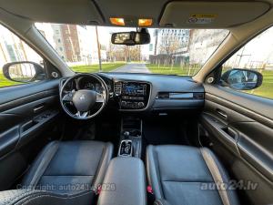 Black Mitsubishi Outlander 2016 in Tallinn, with an engine capacity of 2.00 L and mileage of 94 thousand km for 17999 €, photo 7 on AUTOMOTO.COM.LV