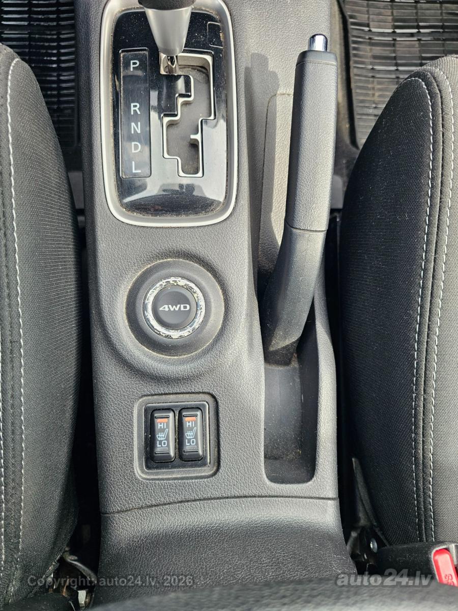 Melns Mitsubishi Outlander 2016 Paide, ar dzinēja tilpumu 2.00 L un nobraukumu 118 tūkst. km par 12850 €, foto 15 vietnē AUTOMOTO.COM.LV
