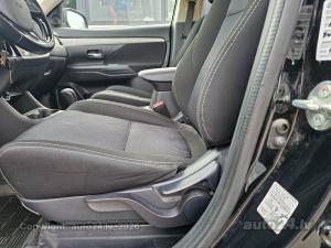 Melns Mitsubishi Outlander 2016 Paide, ar dzinēja tilpumu 2.00 L un nobraukumu 118 tūkst. km par 12850 €, foto 16 vietnē AUTOMOTO.COM.LV