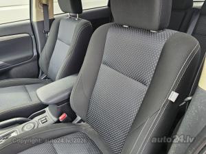 Melns Mitsubishi Outlander 2016 Paide, ar dzinēja tilpumu 2.00 L un nobraukumu 118 tūkst. km par 12850 €, foto 17 vietnē AUTOMOTO.COM.LV