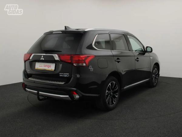 Melns Mitsubishi Outlander 2016 Viļņa, ar dzinēja tilpumu 2.00 L un nobraukumu 186 tūkst. km par 14799 €, foto 8 vietnē AUTOMOTO.COM.LV