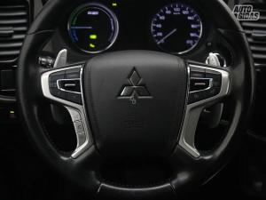 Black Mitsubishi Outlander 2016 in Vilnius, with an engine capacity of 2.00 L and mileage of 186 thousand km for 14799 €, photo 19 on AUTOMOTO.COM.LV