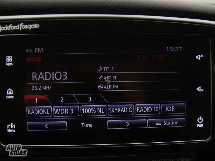 Black Mitsubishi Outlander 2016 in Vilnius, with an engine capacity of 2.00 L and mileage of 186 thousand km for 14799 €, photo 23 on AUTOMOTO.COM.LV