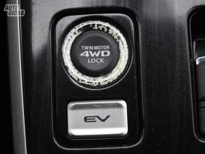 Black Mitsubishi Outlander 2016 in Vilnius, with an engine capacity of 2.00 L and mileage of 186 thousand km for 14799 €, photo 31 on AUTOMOTO.COM.LV