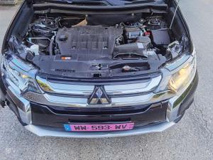 Black Mitsubishi Outlander 2016 in Kaunas, with an engine capacity of 0.00 L and mileage of 155 thousand km for 6900 €, photo 7 on AUTOMOTO.COM.LV