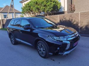 Black Mitsubishi Outlander 2016 in Kaunas, with an engine capacity of 0.00 L and mileage of 155 thousand km for 6900 €, photo 8 on AUTOMOTO.COM.LV