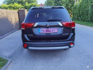 Black Mitsubishi Outlander 2016 in Kaunas, with an engine capacity of 0.00 L and mileage of 155 thousand km for 6900 €, photo 11 on AUTOMOTO.COM.LV