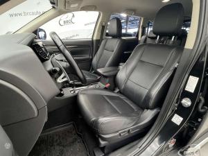 Black Mitsubishi Outlander 2016 in Vilnius, with an engine capacity of 2.00 L and mileage of 84 thousand km for 12500 €, photo 25 on AUTOMOTO.COM.LV