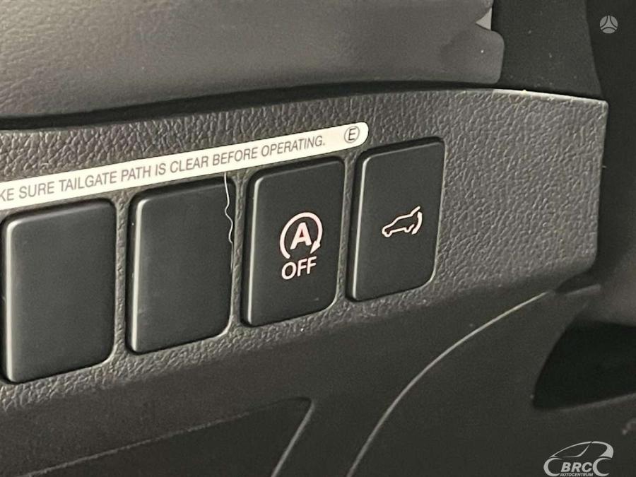 Black Mitsubishi Outlander 2016 in Vilnius, with an engine capacity of 2.00 L and mileage of 84 thousand km for 12500 €, photo 29 on AUTOMOTO.COM.LV