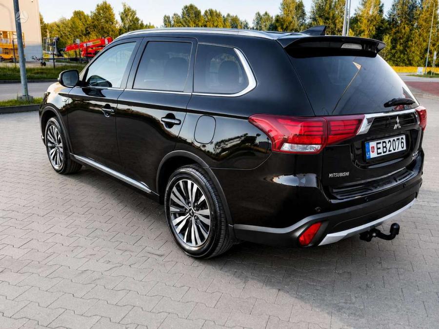 Melns Mitsubishi Outlander 2016 Kėdainiai, ar dzinēja tilpumu 2.00 L un nobraukumu 162 tūkst. km par 12900 €, foto 4 vietnē AUTOMOTO.COM.LV