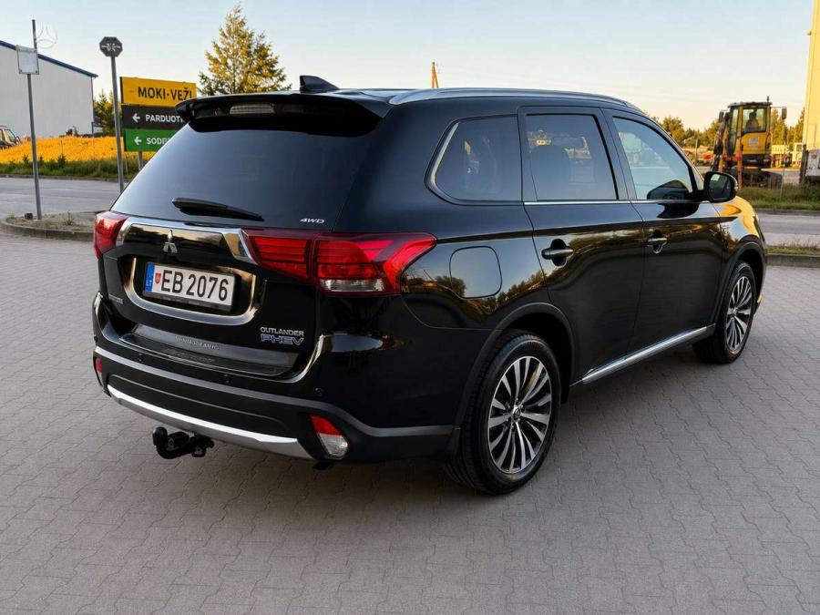 Melns Mitsubishi Outlander 2016 Kėdainiai, ar dzinēja tilpumu 2.00 L un nobraukumu 162 tūkst. km par 12900 €, foto 5 vietnē AUTOMOTO.COM.LV