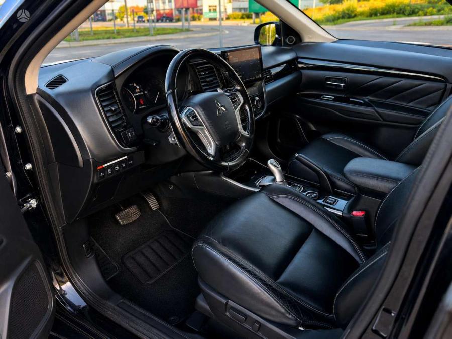 Melns Mitsubishi Outlander 2016 Kėdainiai, ar dzinēja tilpumu 2.00 L un nobraukumu 162 tūkst. km par 12900 €, foto 7 vietnē AUTOMOTO.COM.LV