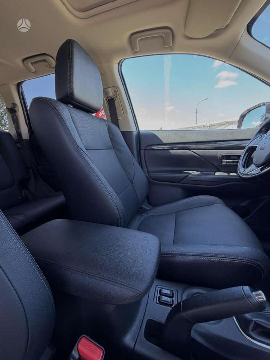 Melns Mitsubishi Outlander 2016 Šauļi, ar dzinēja tilpumu 2.30 L un nobraukumu 192 tūkst. km par 13200 €, foto 30 vietnē AUTOMOTO.COM.LV