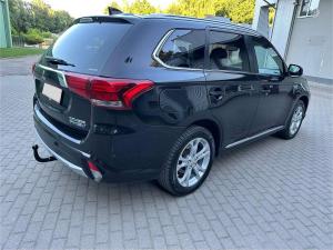 Black Mitsubishi Outlander 2016 in Panevezys, with an engine capacity of 2.00 L and mileage of 224 thousand km for 9850 €, photo 7 on AUTOMOTO.COM.LV