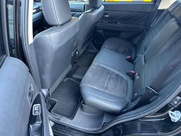 Melns Mitsubishi Outlander 2016 Panevēža, ar dzinēja tilpumu 2.00 L un nobraukumu 224 tūkst. km par 9850 €, foto 8 vietnē AUTOMOTO.COM.LV