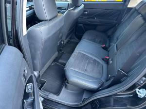Black Mitsubishi Outlander 2016 in Panevezys, with an engine capacity of 2.00 L and mileage of 224 thousand km for 9850 €, photo 9 on AUTOMOTO.COM.LV