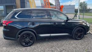 Melns Mitsubishi Outlander 2016 Marijampole, ar dzinēja tilpumu 2.27 L un nobraukumu 290 tūkst. km par 9890 €, foto 7 vietnē AUTOMOTO.COM.LV