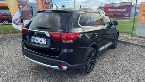 Melns Mitsubishi Outlander 2016 Marijampole, ar dzinēja tilpumu 2.27 L un nobraukumu 290 tūkst. km par 9890 €, foto 8 vietnē AUTOMOTO.COM.LV