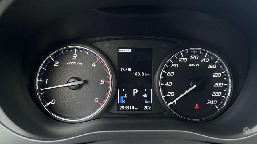 Melns Mitsubishi Outlander 2016 Marijampole, ar dzinēja tilpumu 2.27 L un nobraukumu 290 tūkst. km par 9890 €, foto 21 vietnē AUTOMOTO.COM.LV