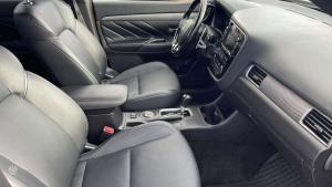 Melns Mitsubishi Outlander 2016 Marijampole, ar dzinēja tilpumu 2.27 L un nobraukumu 290 tūkst. km par 9890 €, foto 29 vietnē AUTOMOTO.COM.LV