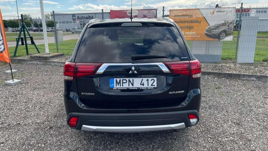 Melns Mitsubishi Outlander 2016 Marijampole, ar dzinēja tilpumu 2.27 L un nobraukumu 290 tūkst. km par 9890 €, foto 32 vietnē AUTOMOTO.COM.LV