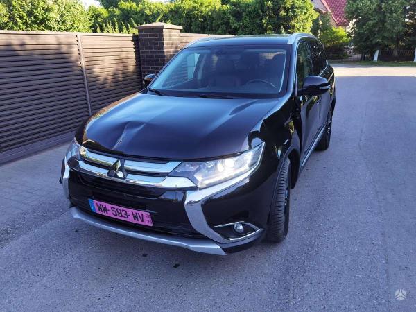 Melns Mitsubishi Outlander 2016 Kauņa, ar dzinēja tilpumu 2.27 L un nobraukumu 155 tūkst. km par 6300 €, foto 3 vietnē AUTOMOTO.COM.LV