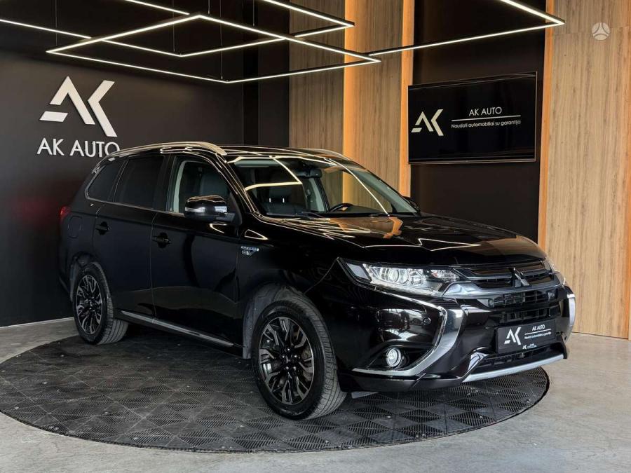Melns Mitsubishi Outlander 2016 Kauņa, ar dzinēja tilpumu 2.00 L un nobraukumu 101 tūkst. km par 15990 €, foto 3 vietnē AUTOMOTO.COM.LV