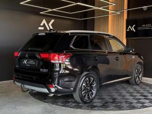 Melns Mitsubishi Outlander 2016 Kauņa, ar dzinēja tilpumu 2.00 L un nobraukumu 101 tūkst. km par 15990 €, foto 12 vietnē AUTOMOTO.COM.LV