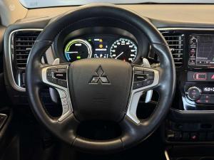 Melns Mitsubishi Outlander 2016 Kauņa, ar dzinēja tilpumu 2.00 L un nobraukumu 101 tūkst. km par 15990 €, foto 14 vietnē AUTOMOTO.COM.LV