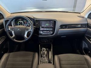 Melns Mitsubishi Outlander 2016 Kauņa, ar dzinēja tilpumu 2.00 L un nobraukumu 101 tūkst. km par 15990 €, foto 16 vietnē AUTOMOTO.COM.LV