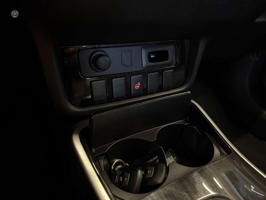 Melns Mitsubishi Outlander 2016 Kauņa, ar dzinēja tilpumu 2.00 L un nobraukumu 101 tūkst. km par 15990 €, foto 21 vietnē AUTOMOTO.COM.LV