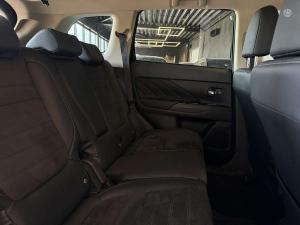 Melns Mitsubishi Outlander 2016 Kauņa, ar dzinēja tilpumu 2.00 L un nobraukumu 101 tūkst. km par 15990 €, foto 25 vietnē AUTOMOTO.COM.LV