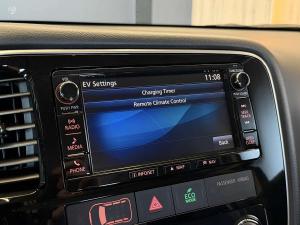 Melns Mitsubishi Outlander 2016 Kauņa, ar dzinēja tilpumu 2.00 L un nobraukumu 101 tūkst. km par 15990 €, foto 30 vietnē AUTOMOTO.COM.LV